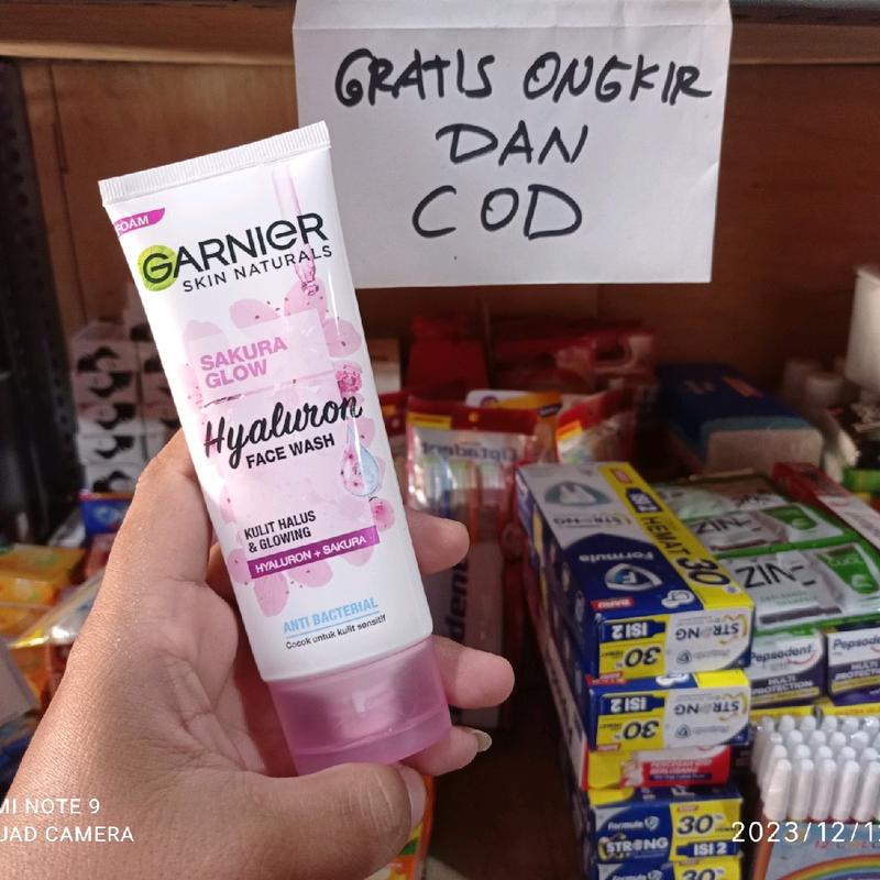 Garnier cuci muka sakura glow 100ml - Shop | Tokopedia