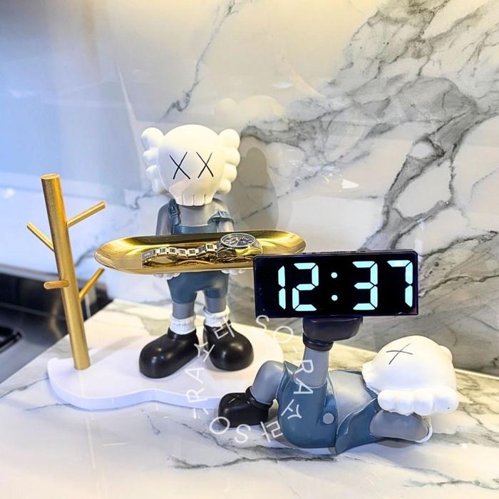 Jual SORA Patung Pajangan Kaws dengan jam LED dan tray kunci | Pajangan ...