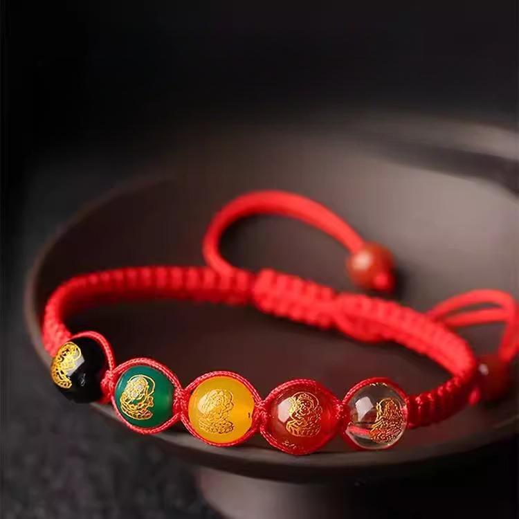 Gelang Dewa Kekayaan, Tali Merah Bertuah, Simbol Kekayaan, Berkat ...