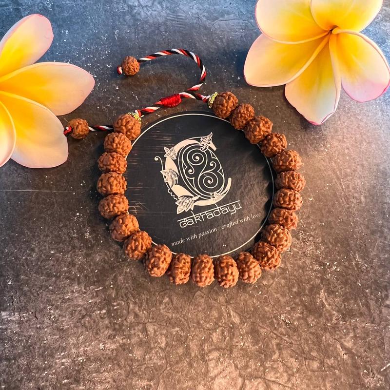 Gelang Tridatu Rudraksha (Biji Genitri) Alami asli khas Bali - Shop ...