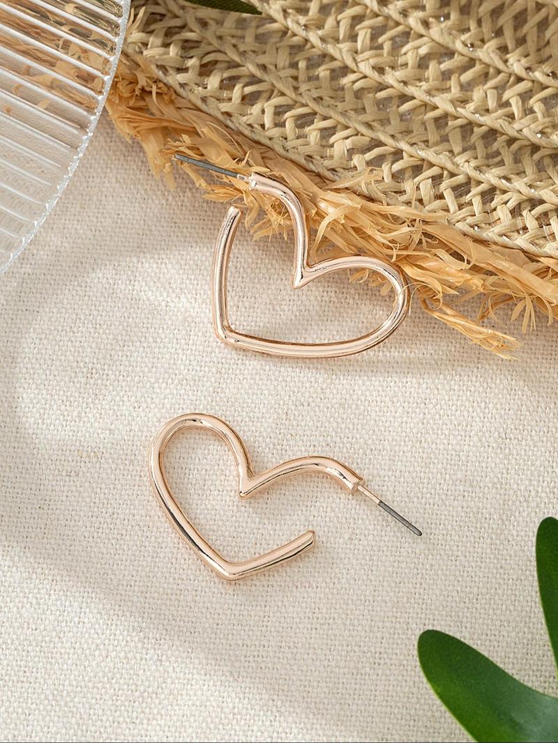 【Ideal Gift】: These elegant hoop earrings make a perfect gift for your ...