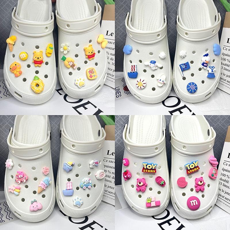 Winnie aksesori kasut untuk Crocs Hiasan Kasut jibbitz crocs - TikTok ...