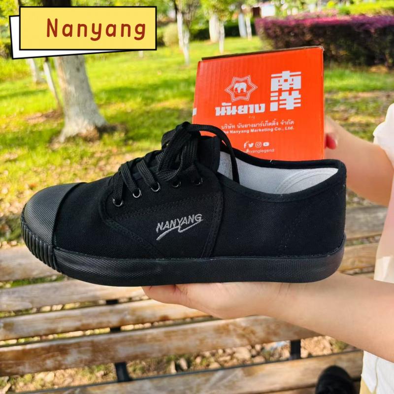 Kasut Getah, Kasut Bola Sepak, Wira Takraw, Hitam dan Putih Tersedia ...