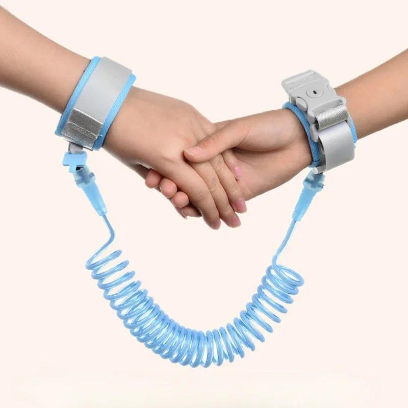 Children's travel equipment with anti loss strap, traction rope ...