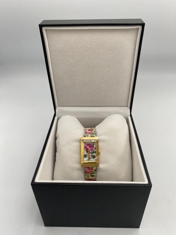 (Second-hand) นาฬิกา Gucci G-Frame Floral Mother of Pearl Dial - TikTok ...
