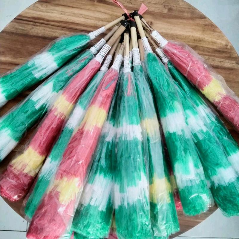 kemoceng rafia jumbo dengan gagang rotan - Shop | Tokopedia