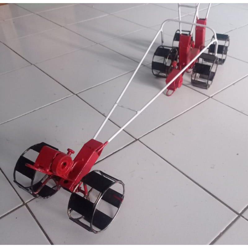 Traktor Mainan Anak Terbuat dari Besi Miniatur Trator Bajak Sawah ...