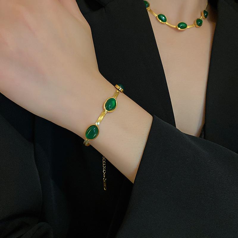 Retro Titanium Steel Fake Emerald Jewelry Set Classic Chic Style ...