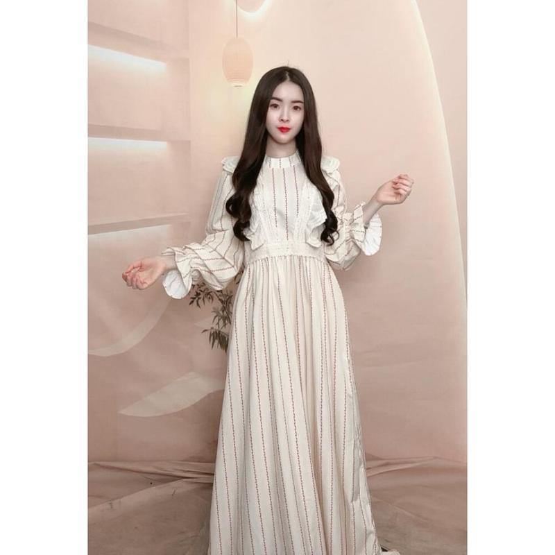 FADFAD Gaun panjang dengan motif garis garis elegan desain ruffle ...