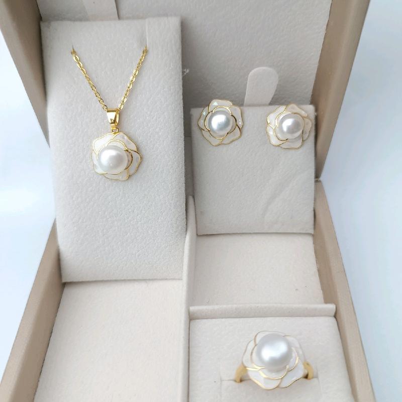 NSET 8 CAPIZ flowe design set fashion and accessories - TikTok Shop ...