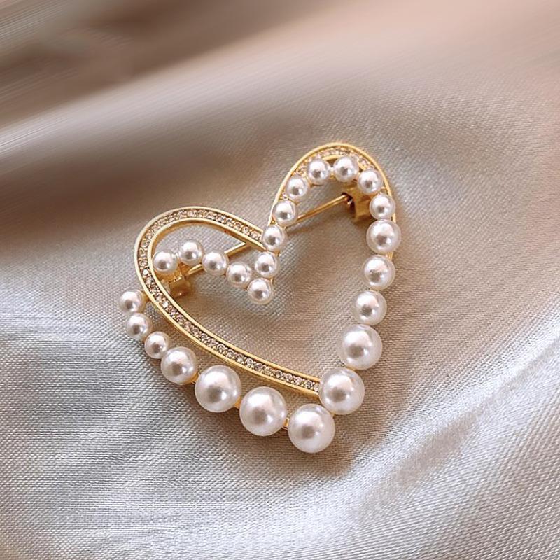 High-Grade Hollow Pearl Love Brooch Female High-End Elegant Suit ...