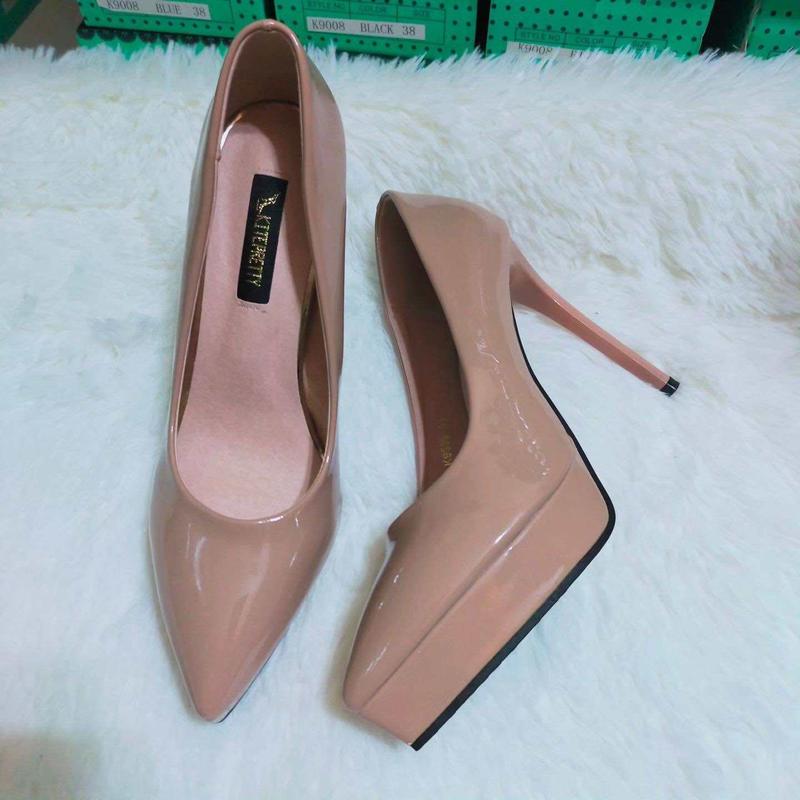 NEW 5-inch stiletto heels, pointed toe shape, shiny patent leather ...