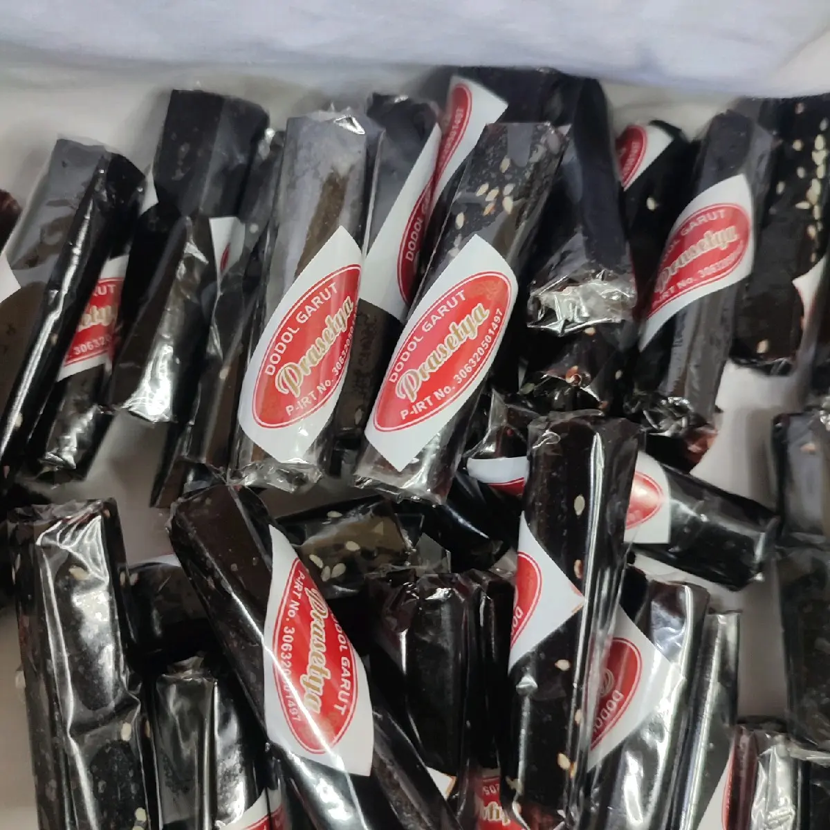 Dodol garut 1kg dan 500gram ketan hitam enak manis asli garut best ...