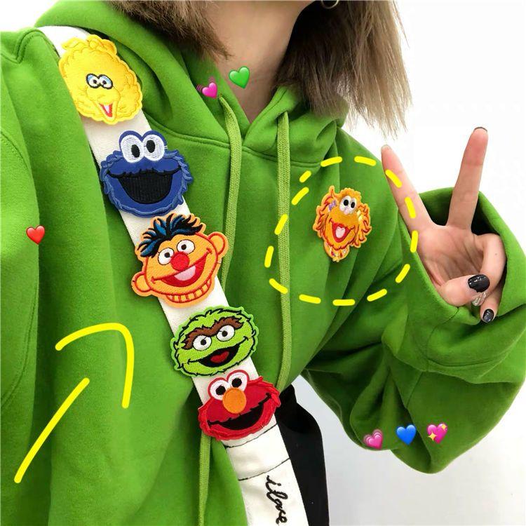 Kerongsang Siri Sesame Street, Kartun Comel, Gaya Korea, Pin - TikTok ...