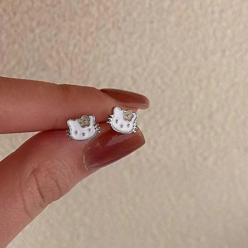 Anting-anting Stud Skru Hello Kitty, Fesyen Korea, Untuk Pelajar ...