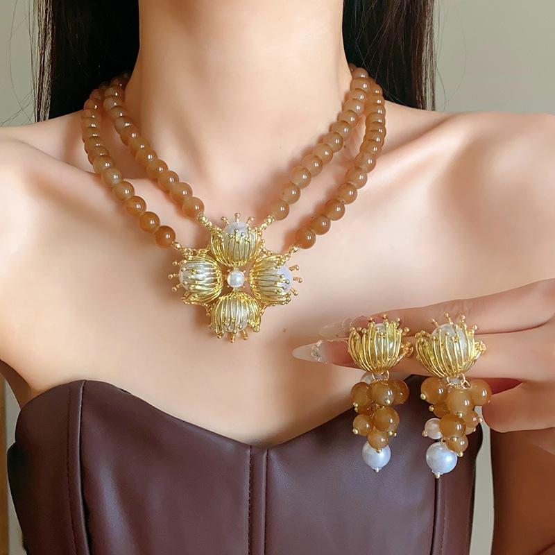 Kalung Dua Lapisan, Manik Berlian Mutiara Bunga, Barang Kema - TikTok ...