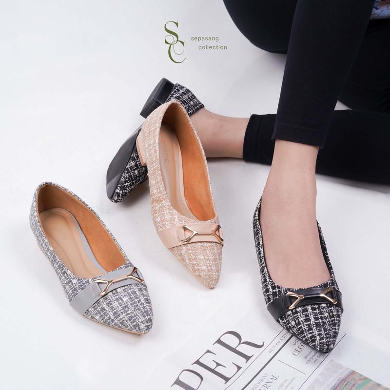 Sepasang Collection Carly Flatshoes Kerja Wanita 3 Cm Hitam Karet ...