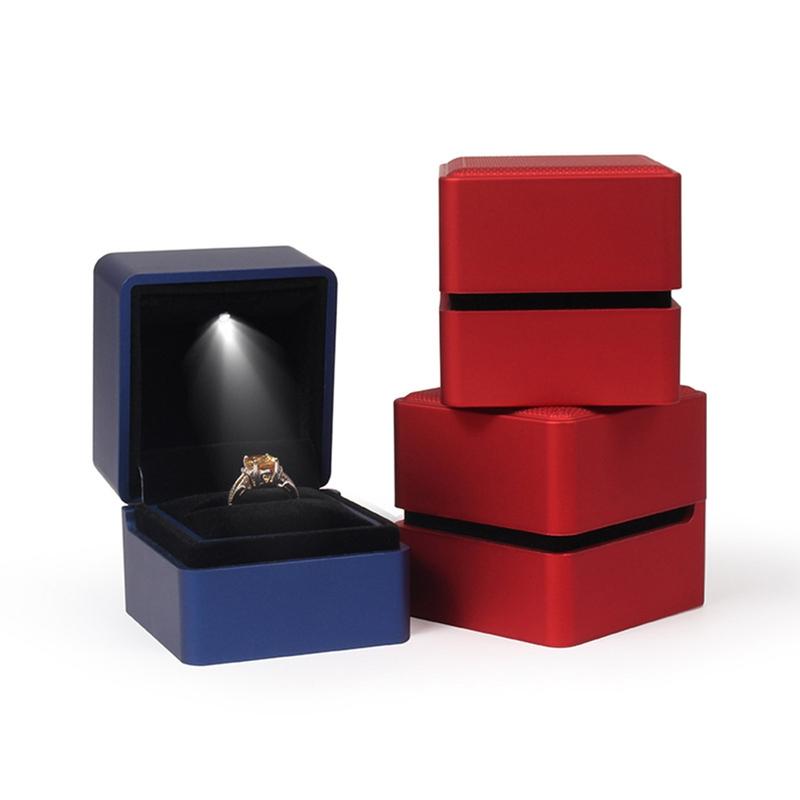 Zhen Ring Box Luxury Jewelry Storage Pouch with LED Light or No LED ...