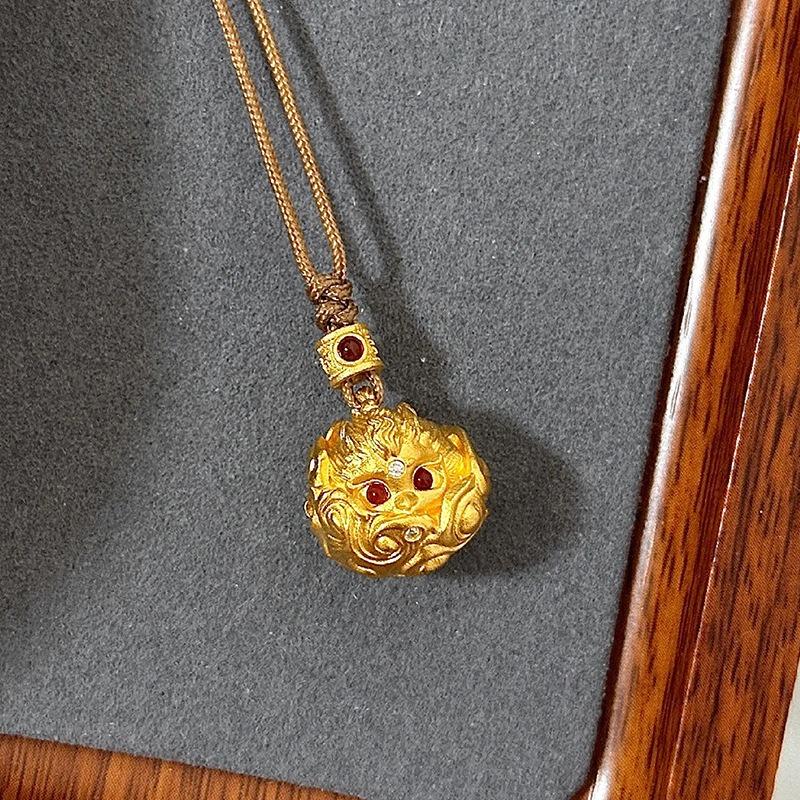 Sha Jin Xiao Feng Egg Pendant Necklace for Women, Fashion, Niche ...