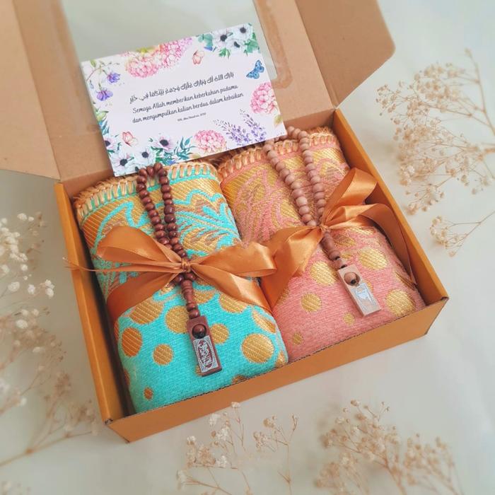 Promo [BCRTG2] PAKET KADO PENGANTIN SAJADAH COUPLE TURKI FREE TASBIH ...