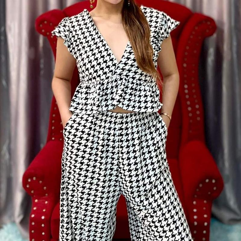 Dual Front Midriff & Square Pants (Medium to Large) - TikTok Shop ...
