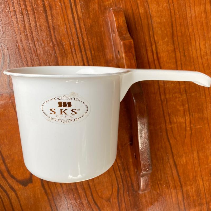 Gayung plastik warna putih - Shop | Tokopedia