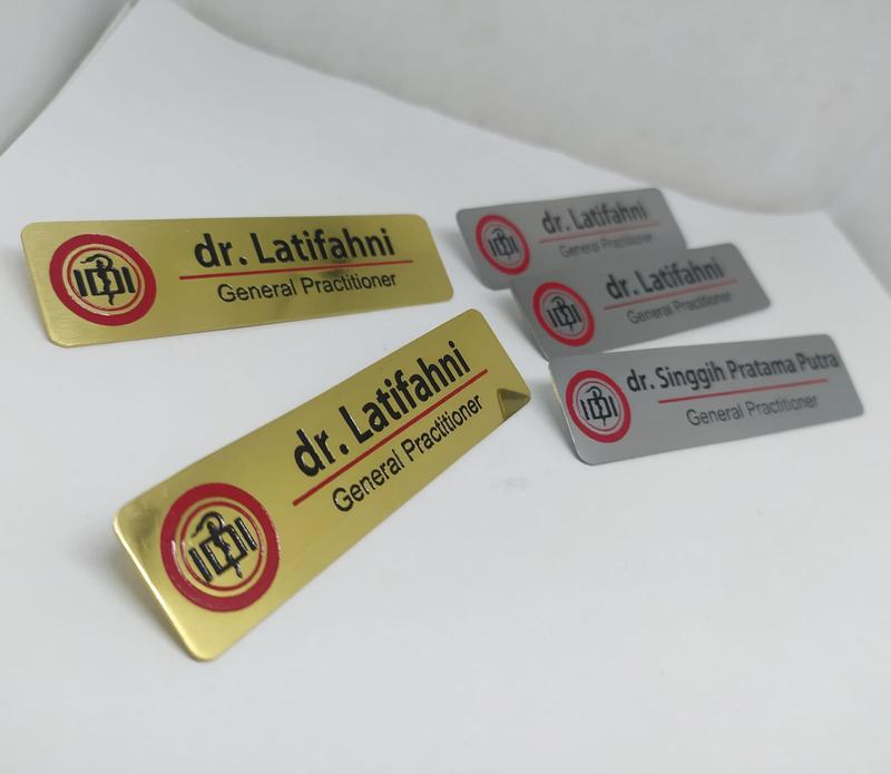 NAME TAG/PIN NAMA LOGAM KUNINGAN/STAINLESS BENTUK GEOMETRIS - Shop ...