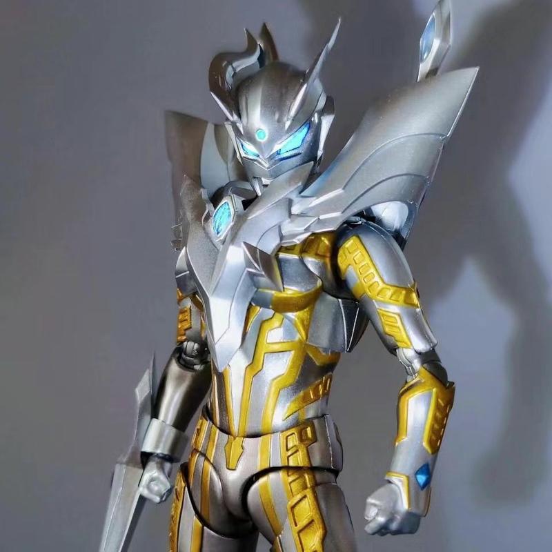 Mainan Ultraman, Tokoh Bersinar Zero SHF, Emas, Model Boleh Alih ...