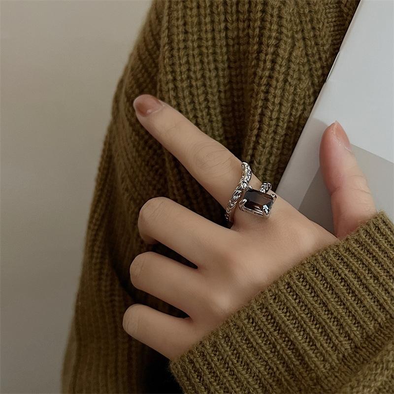 Cincin Gaya Normcore, Gaya Hip Hop, Retro Goth, Niche Baru, Cincin ...