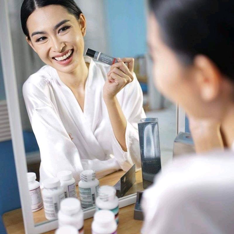 LUXXE WHITE REVEAL DYNAMIC DUO BB+CC HYBRID STICK - TikTok Shop Philippines