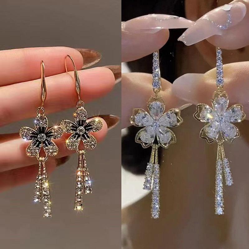 Anting-anting Bunga, Gaya Retro, Trendi, Untuk Wanita, Elegan, - TikTok ...