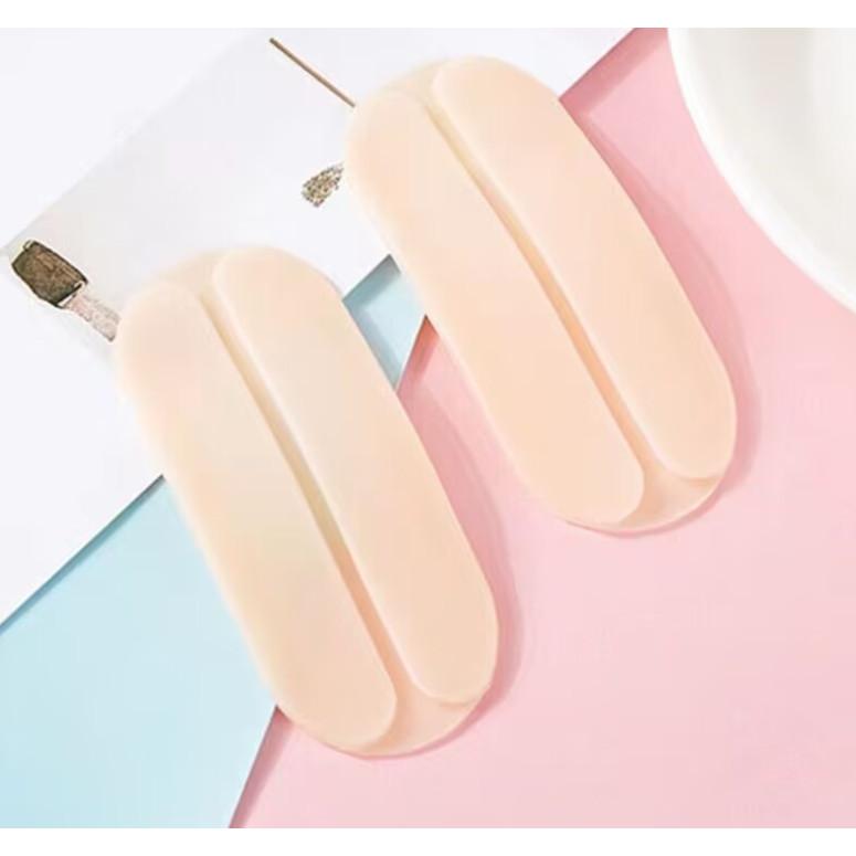Bra invisible anti-slip fixation to prevent shoulder straps from ...