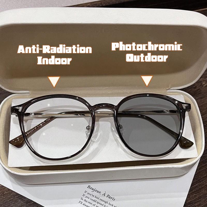 Photosensitive Color Changing Glasses Women's Ultra Light Good-looking ...