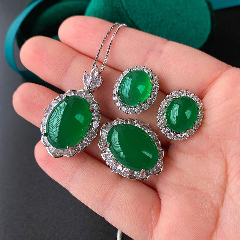 Set Barang Kemas Jimat Jed Ais, Untuk Wanita, Kalung Jed Hijau - TikTok ...