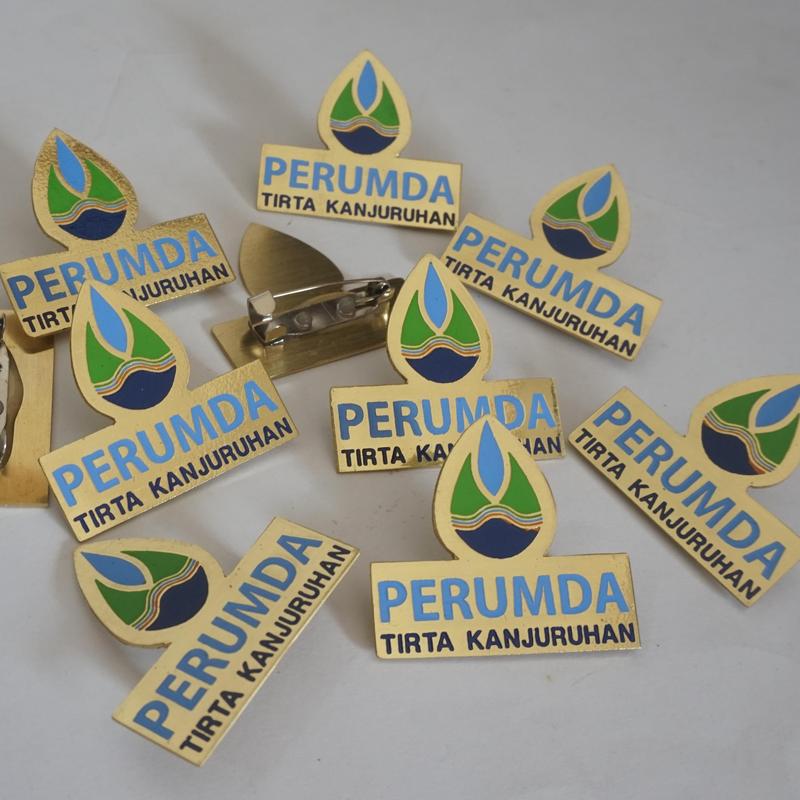 NAMETAG/PIN NAMA LOGAM BENTUK CUSTOM - Shop | Tokopedia