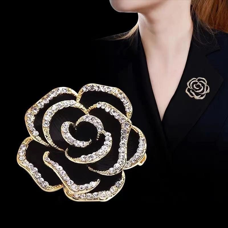 Brooch New High-Grade Niche Corsage Women's Knitwear Suit Coat - TikTok ...