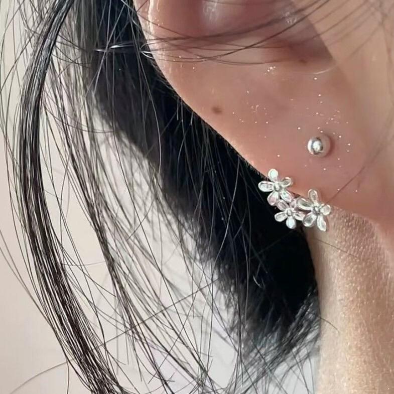 Cangkuk Telinga Bunga, Skru, Untuk Wanita, Anting-anting Bunga - TikTok ...