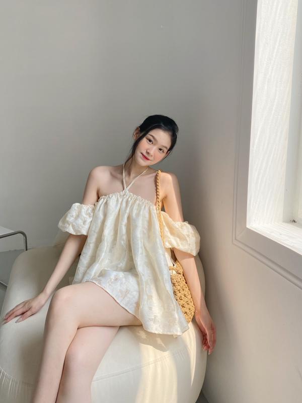 YU CHERRY | Áo nữ Parttern Flying Off Top YA416 - TikTok Shop Vietnam