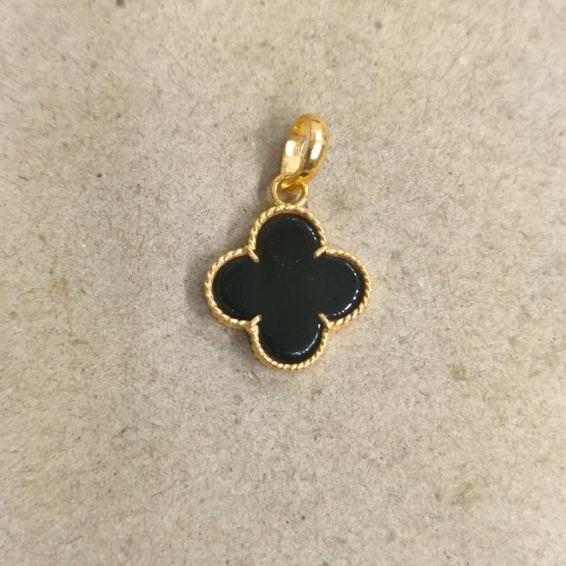 liontin batu clover hitam 1 gram emas muda - Shop | Tokopedia