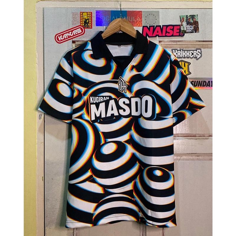 Kemeja-T Jersi Kolar Ilusi Hitam Putih, DADDYHOOD X MASDO, Untuk ...