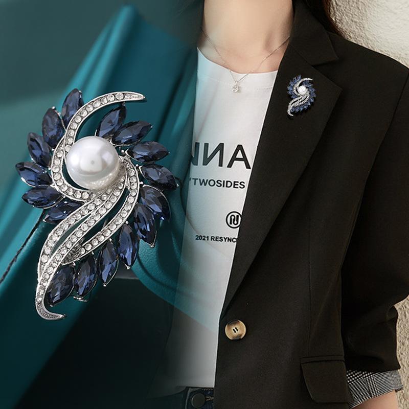 High end brooch ins, trendy and personalized luxurious women's - TikTok ...
