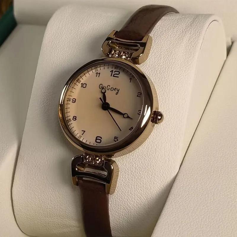 Jam Tangan Kuarza Retro, Untuk Wanita, Dail Bulat Klasik, Gaya - TikTok ...