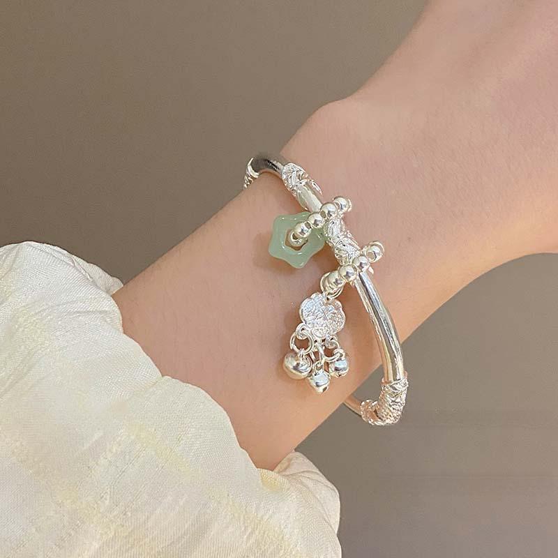 Lucky Lock Bracelet, Elegant Luxurious Green Flower Pendant Women's ...