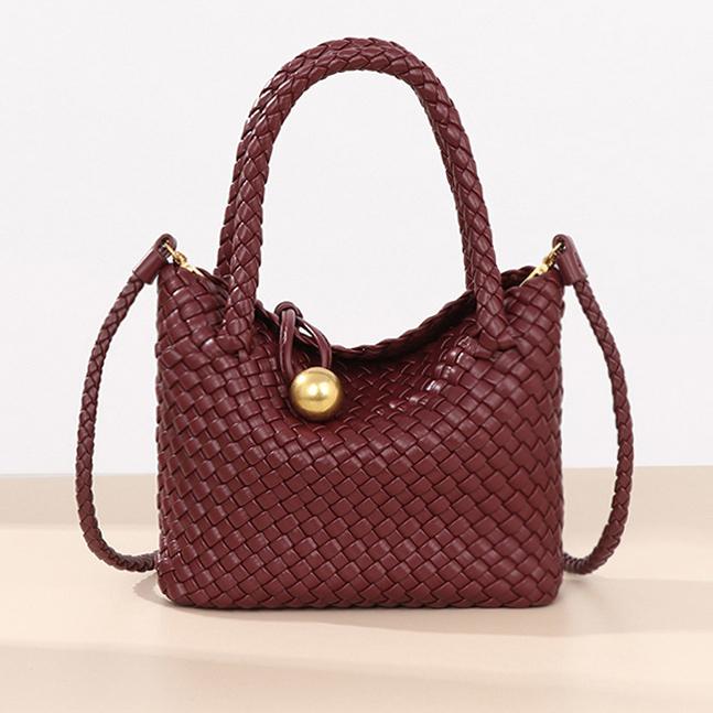 Beg Tangan, Warna Merah Wain, Buatan Tangan, Beg Tenunan, Be - TikTok ...