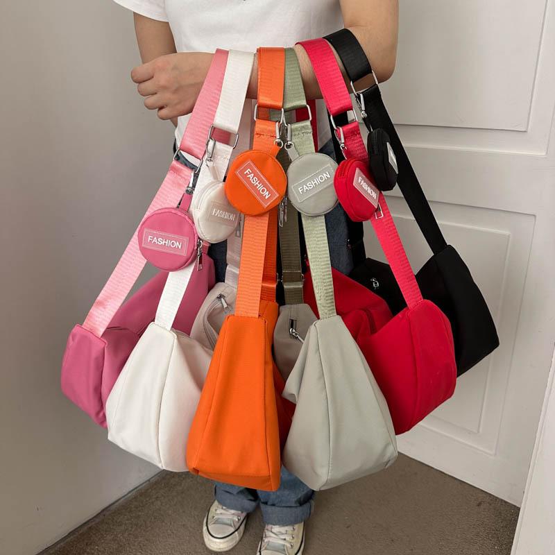 Beg Bahu, Gaya Korea, Kapasiti Besar, Diperbuat daripada Kai - TikTok Shop Malaysia