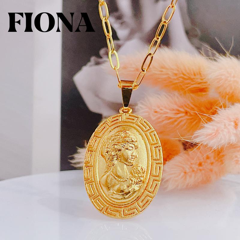 【FIONA】Fashion Queen Necklace Accessories For Unisex Free Bo - TikTok ...