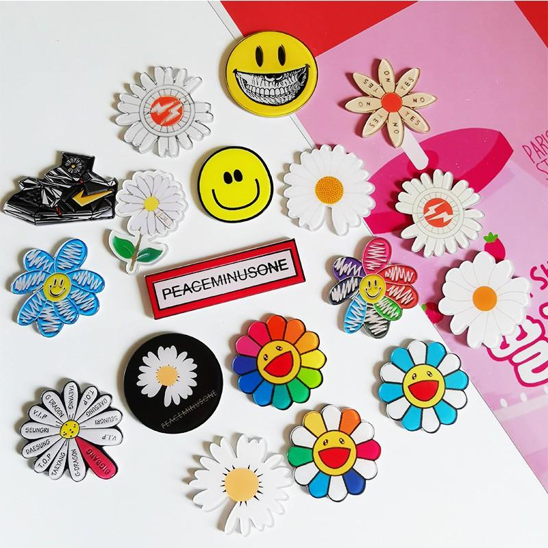 Cute Colorful Flower GD Little Daisy Acrylic Brooch Linghtin - TikTok ...