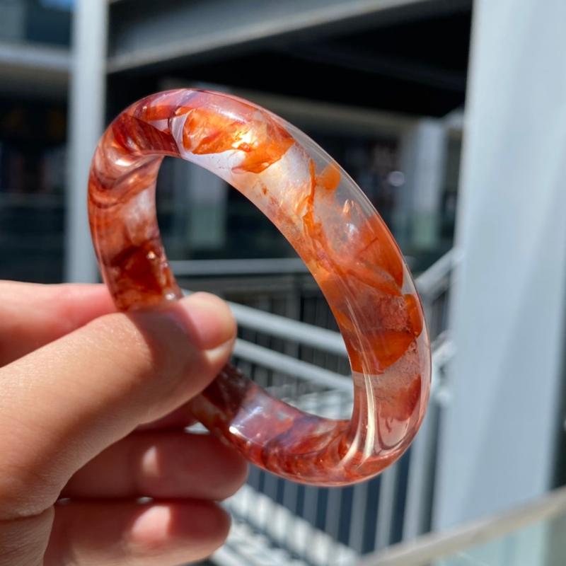 Gelang kristal bunga getah merah untuk wanita, Gelang krista - TikTok ...