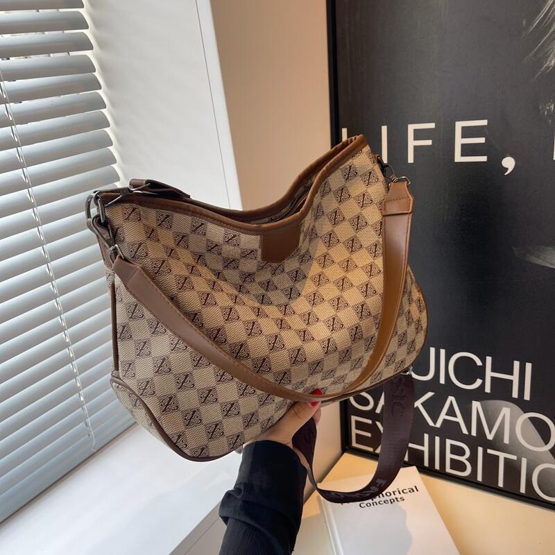 Beg Baldi Selempang Bahu Wanita, Kapasiti Besar, Fesyen, Beg - TikTok ...