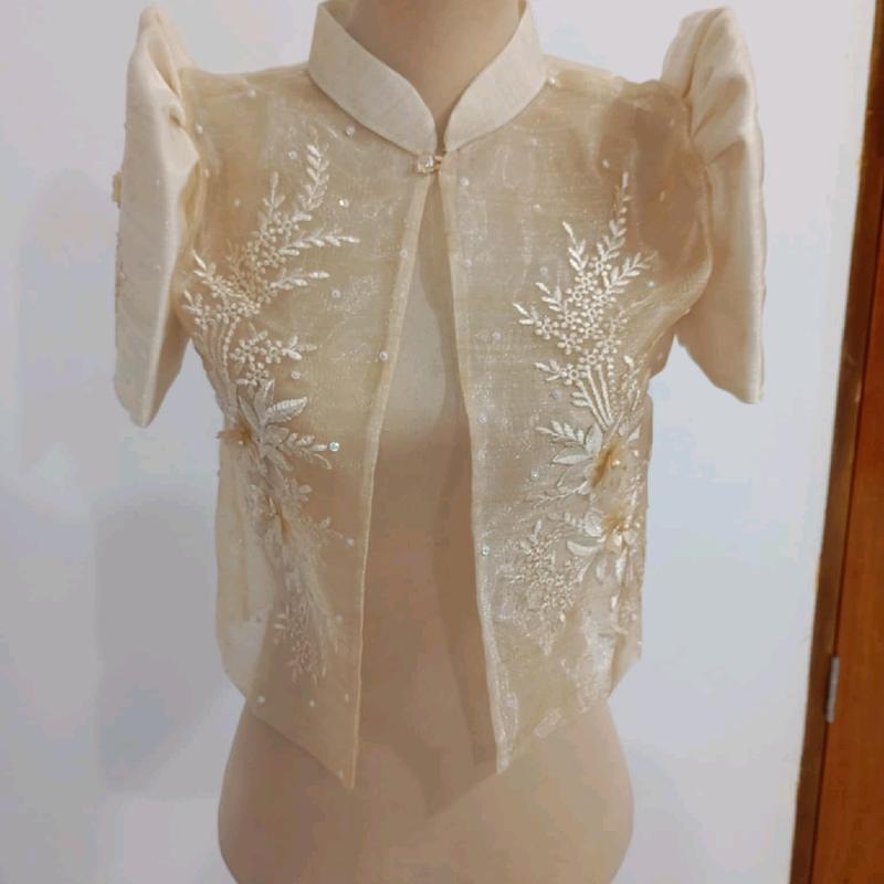 Modern Filipiniana Maria Clara Sleeve with kace patching design ...